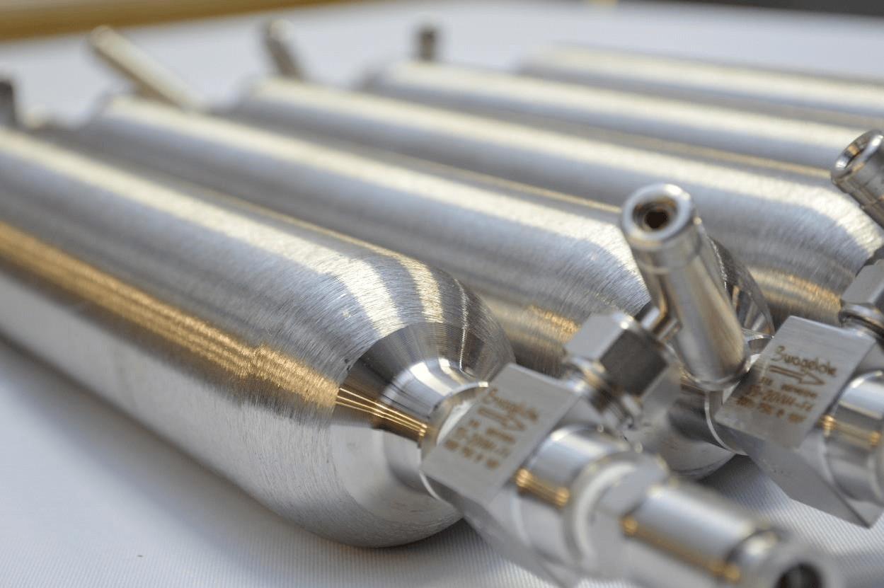Why a Gas Sampling Bomb for Hydrogen Should Come From a Local Vendor